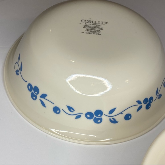 Corelle | Dining | 2 Corelle Blueberry Bouquet Cereal Bowls Set Of ...
